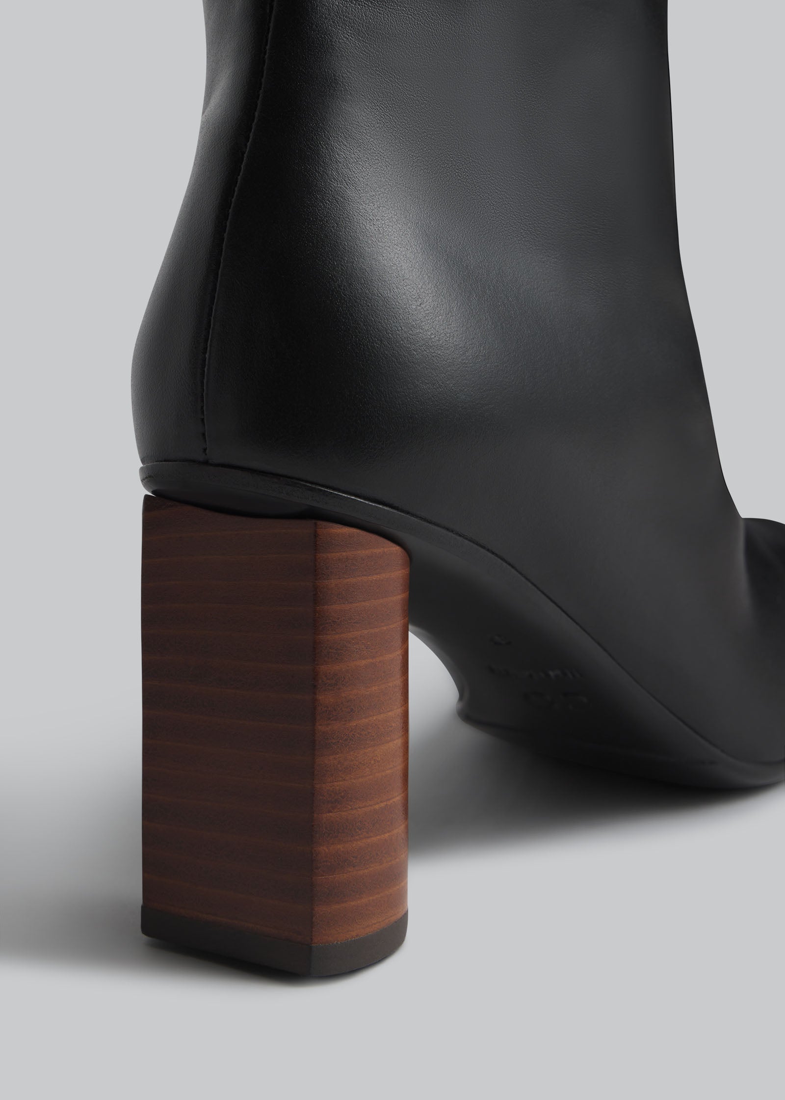 Front Seam Ankle Boot in Calfskin - Black | SHOP BAZAAR