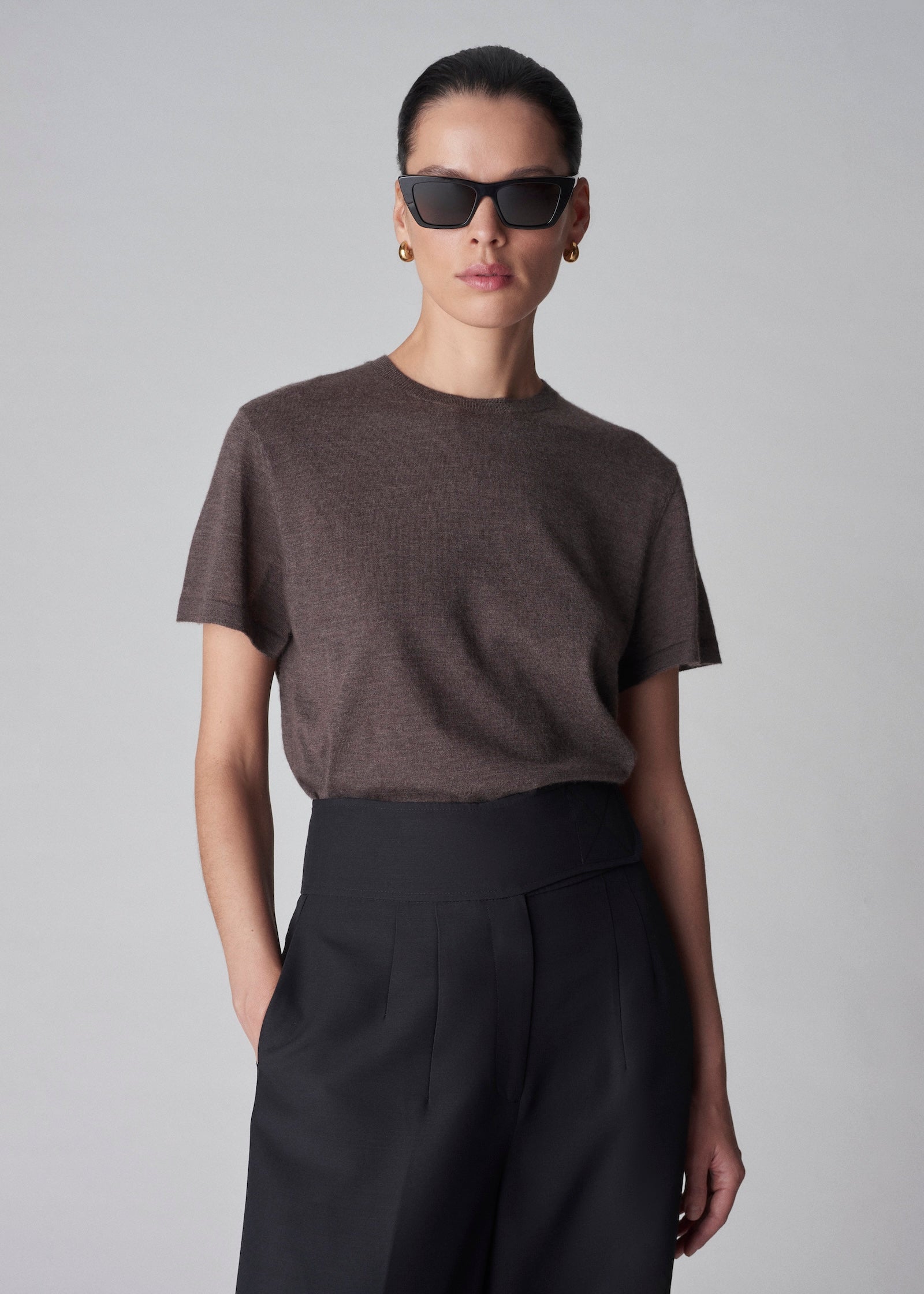 T-Shirt in Fine Cashmere - Brown | SHOP BAZAAR