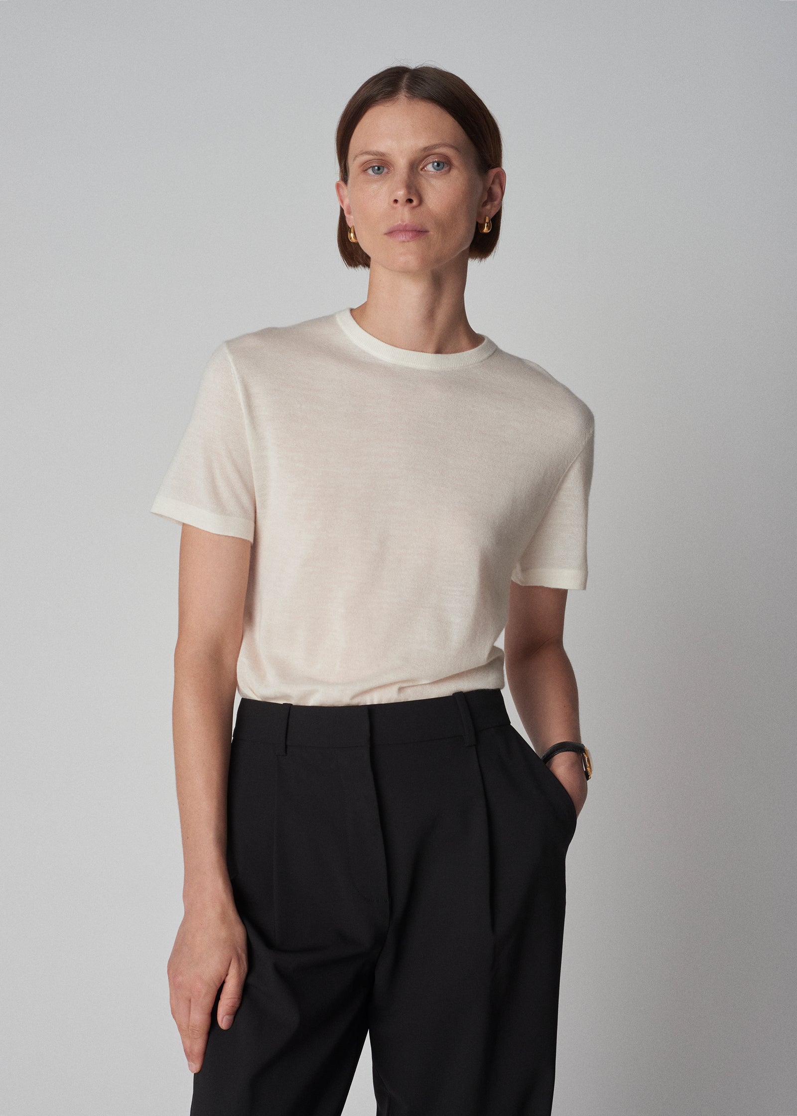 T-Shirt in Fine Cashmere - Ivory | SHOP BAZAAR