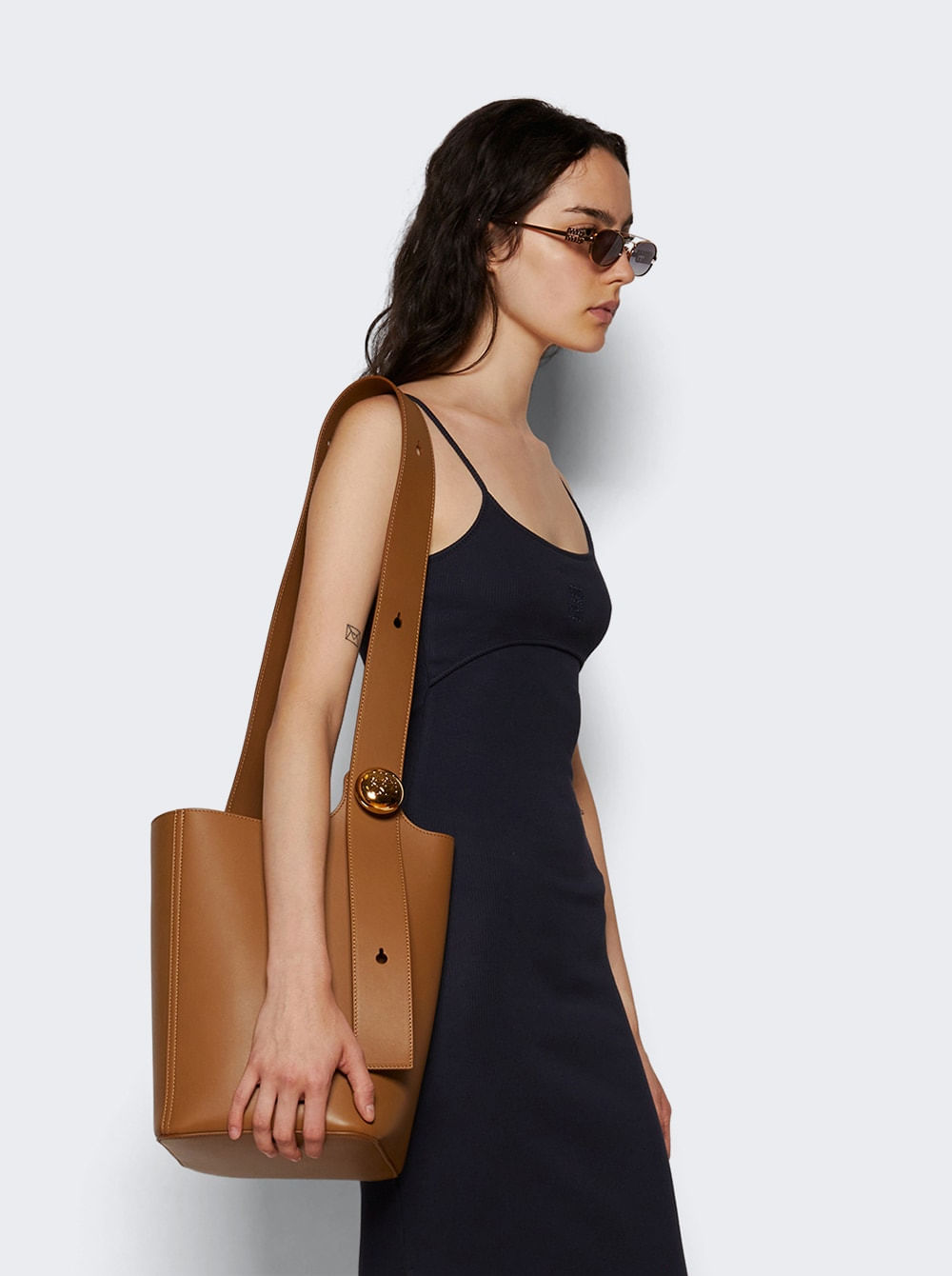 Pebble Bucket Medium | SHOP BAZAAR